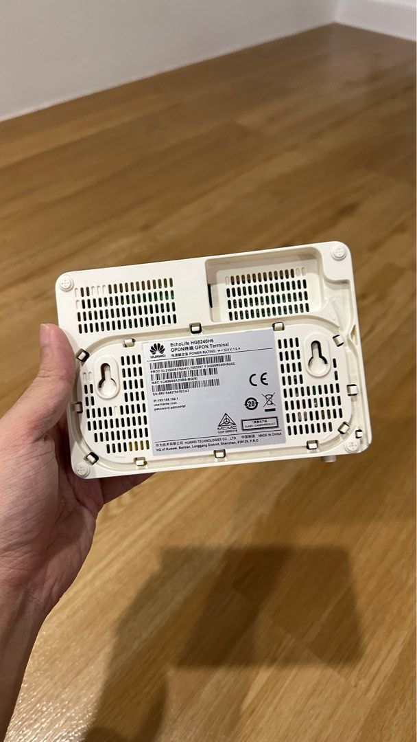 Huawei HG8240H5 Modem Router WiFi, Computers & Tech, Parts ...