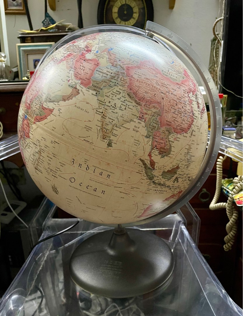 Italian Classic Earth Globe with Light Made by Atmosphere Globes with ...