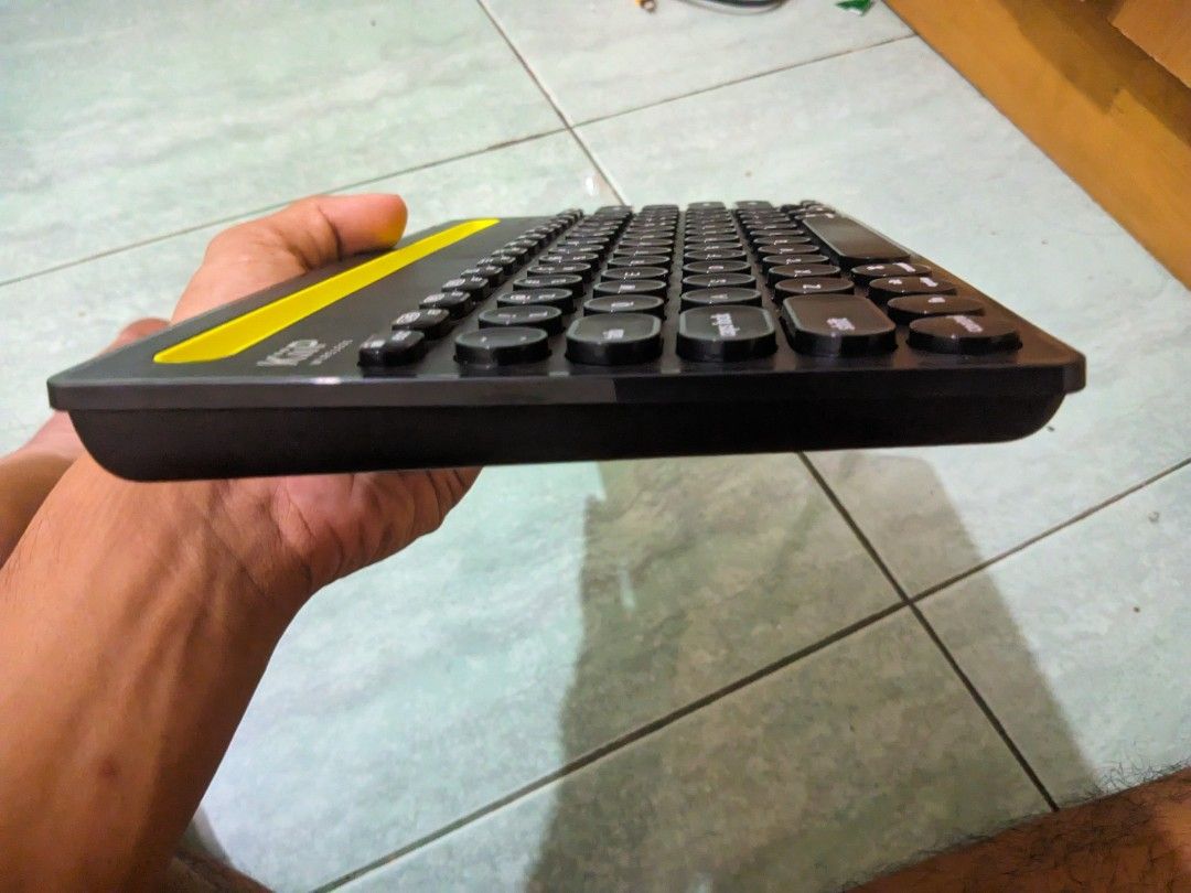 Keyboard wireless bluetooth dual koneksi, Telepon Seluler & Tablet ...