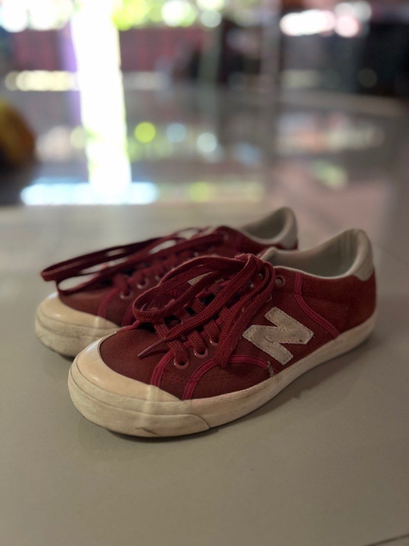 NB pro court red white, Fesyen Wanita, Sepatu di Carousell