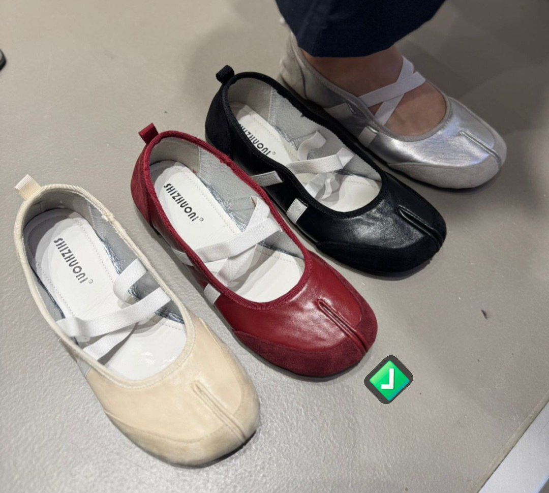 (New) Sade Tabi Flat Shoes, Fesyen Wanita, Sepatu di Carousell