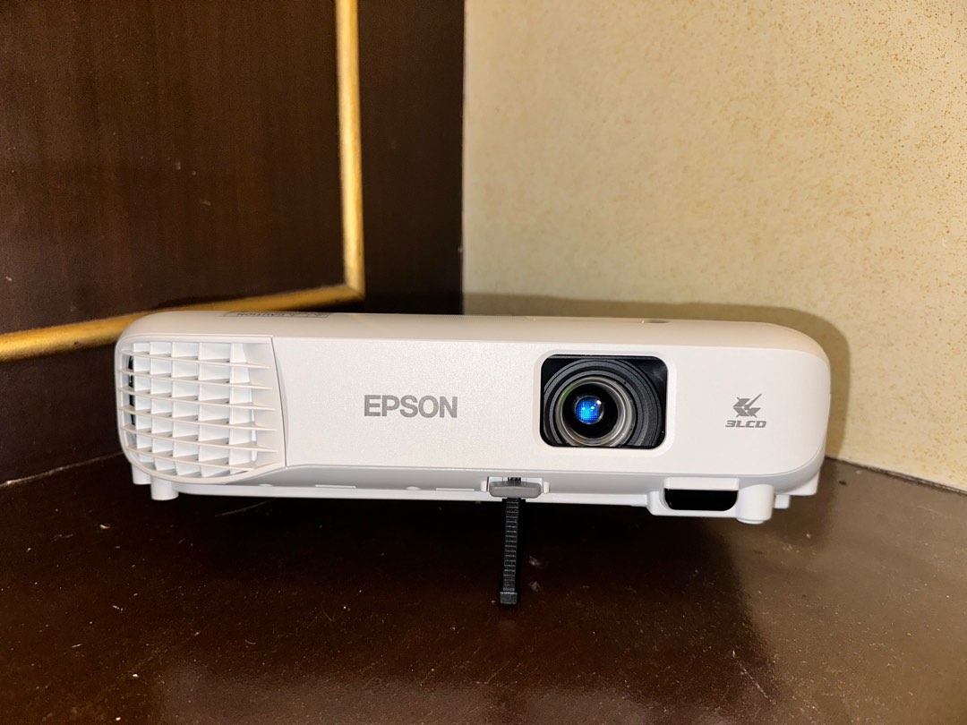 PROJECTOR + SCREEN (ONLY USED ONCE), TV & Home Appliances, TV ...