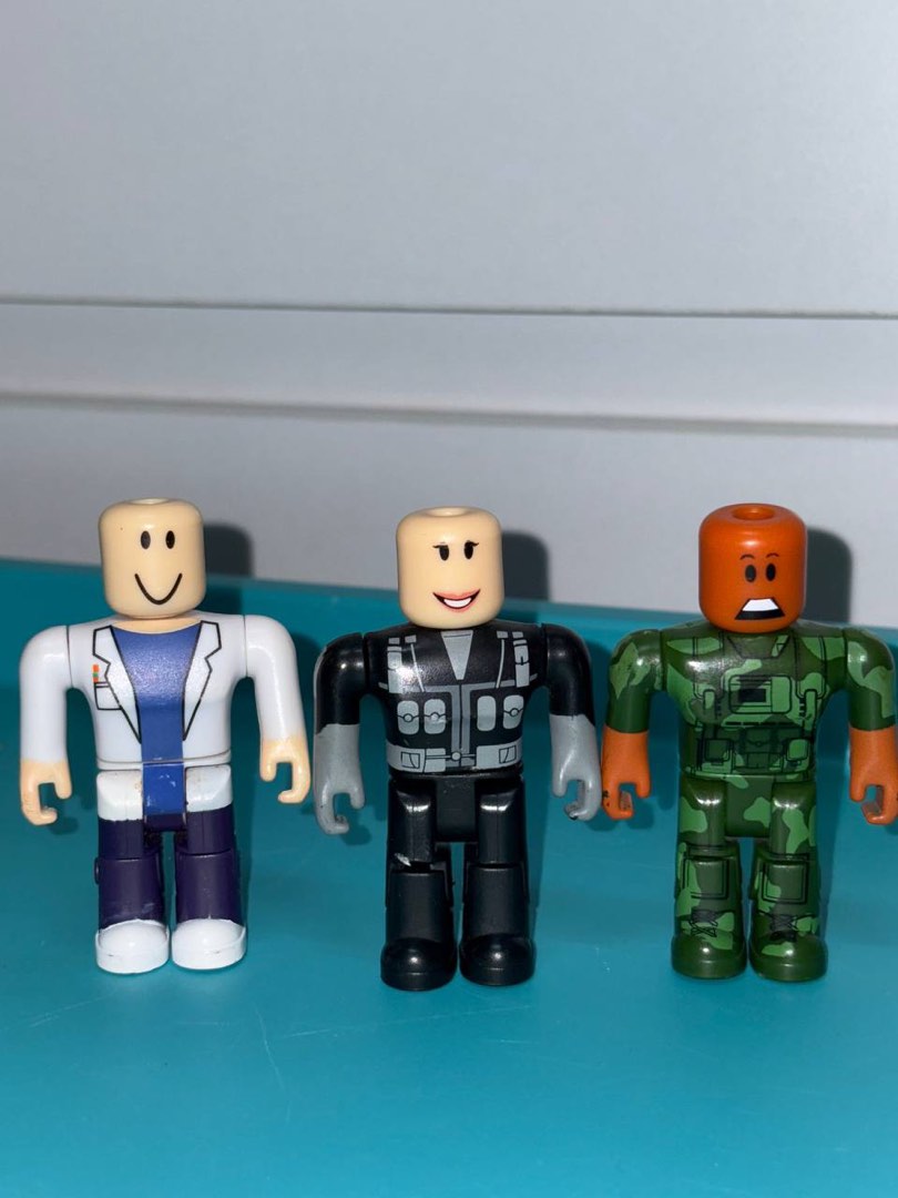 Roblox Figure Combo, Hobbies & Toys, Toys & Games on Carousell