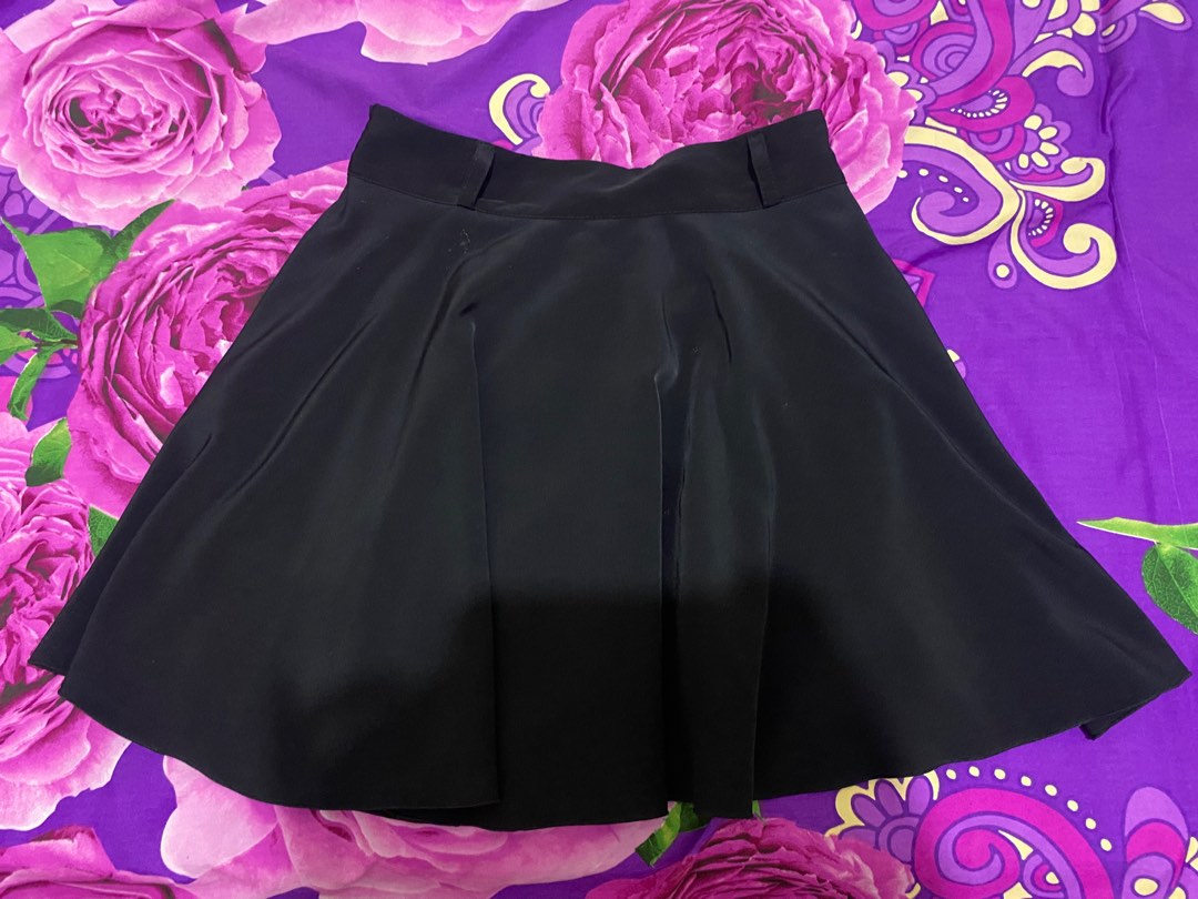 Rok hitam pendek wanita, Fesyen Wanita, Pakaian Wanita, Bawahan di ...