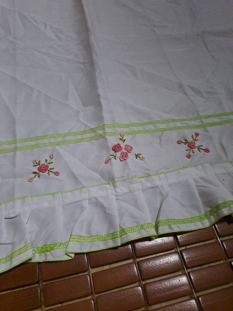 Taplak Cantik Bunga Timbul 60x60, Perabotan Rumah di Carousell