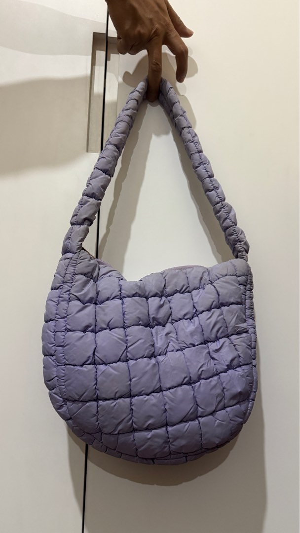 Tas puffy korea, Fesyen Wanita, Tas & Dompet di Carousell