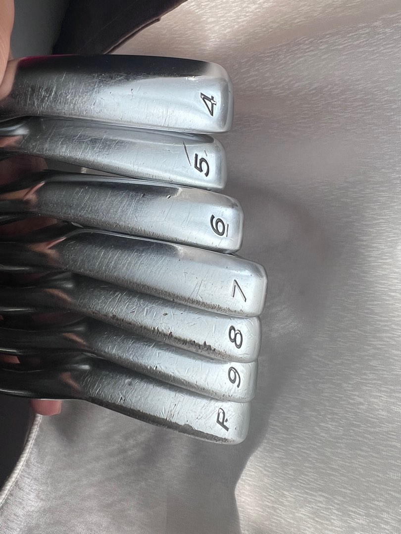 TAYLORMADE R9 Forged Iron Set 4-P, Sports Equipment, Sports & Games ...
