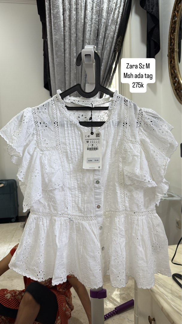 Zara white embroidery top, Fesyen Wanita, Pakaian Wanita, Atasan di ...
