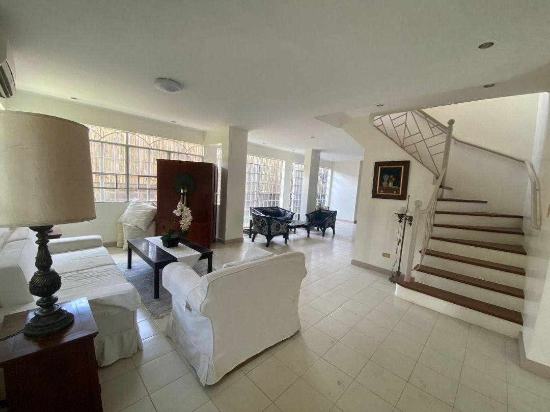 Ayala Alabang Village Muntinlupa 2 storey house 4br perimeter, tumbok ...