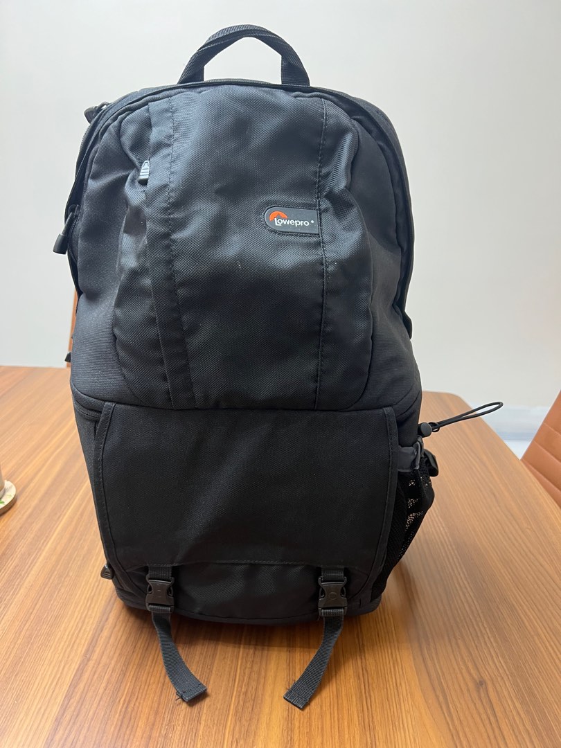Lowepro Camera Bagpack, 攝影器材, 攝影配件, 相機袋 - Carousell