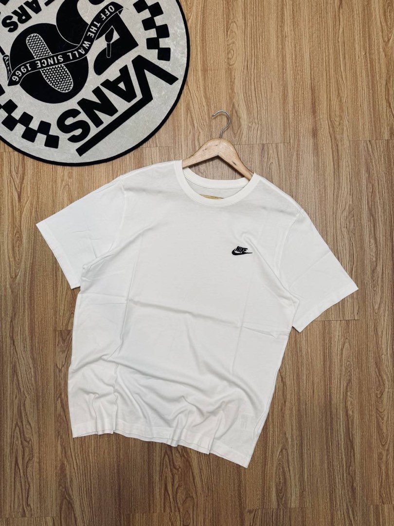 NIKE SMALL LOGO, Men's Fashion, Tops & Sets, Tshirts & Polo Shirts on ...