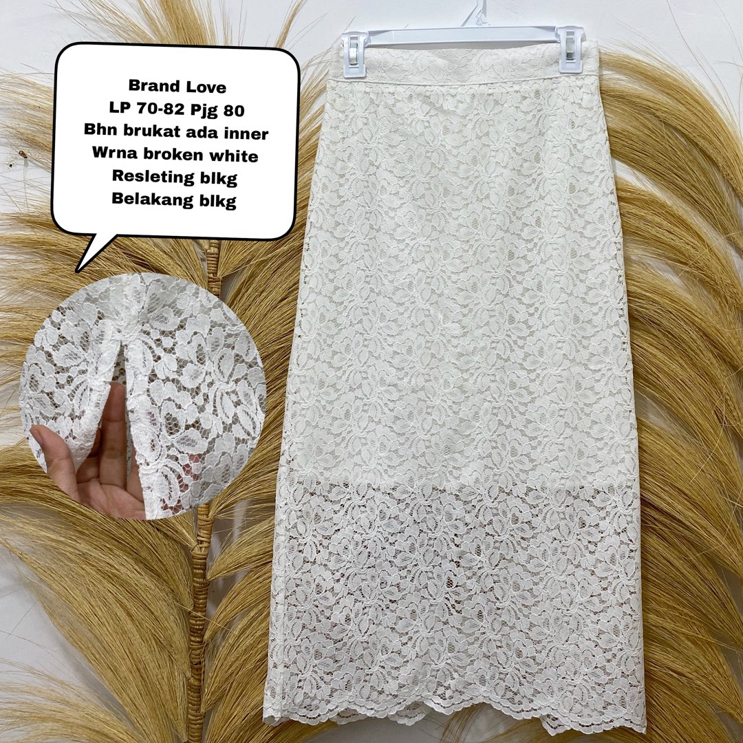 Rok Brukat, Fesyen Wanita, Pakaian Wanita, Gaun & Rok di Carousell