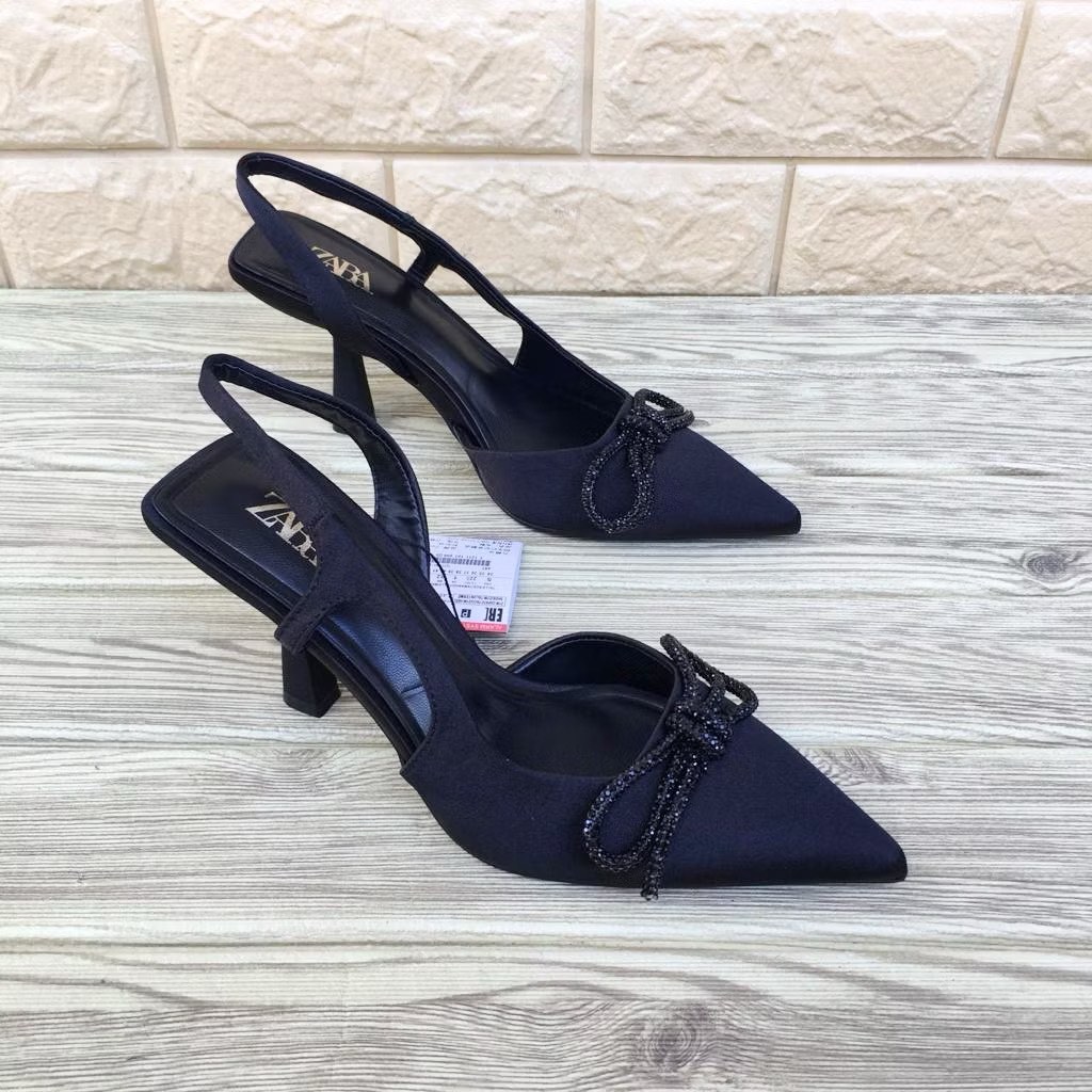 Sepatu Wanita Heels Pita ZARA -130 Satin Vinyl, Fesyen Wanita, Sepatu di Carousell
