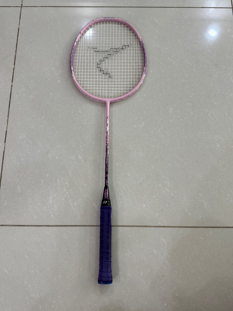 Decathlon Perfly BR560 Lite Badminton Racket, Sports Equipment, Sports ...