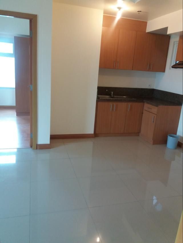 For Rent:2BR Semi Furnished in Trion Tower 2 45k per mos, Property ...