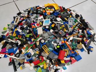 Lego Lots 1.4kg, Hobbies & Toys, Toys & Games on Carousell