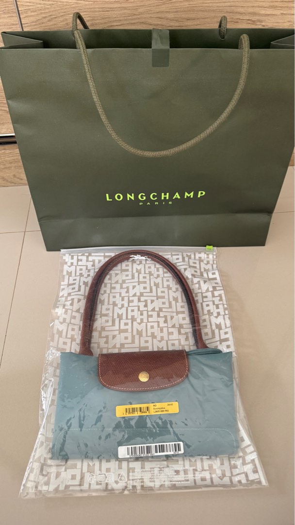 Longchamp La Pliage Size M, Barang Mewah, Tas & Dompet di Carousell