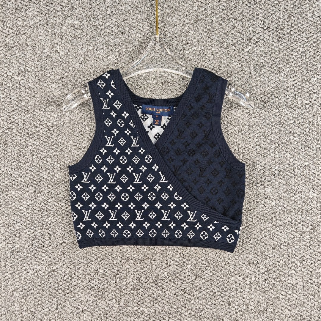 LV Top, Women's Fashion, Tops, Other Tops on Carousell