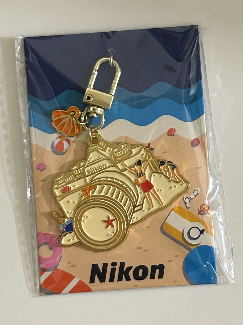 Nikon limited edition keychains, 興趣及遊戲, 收藏品及紀念品, 古董收藏 - Carousell