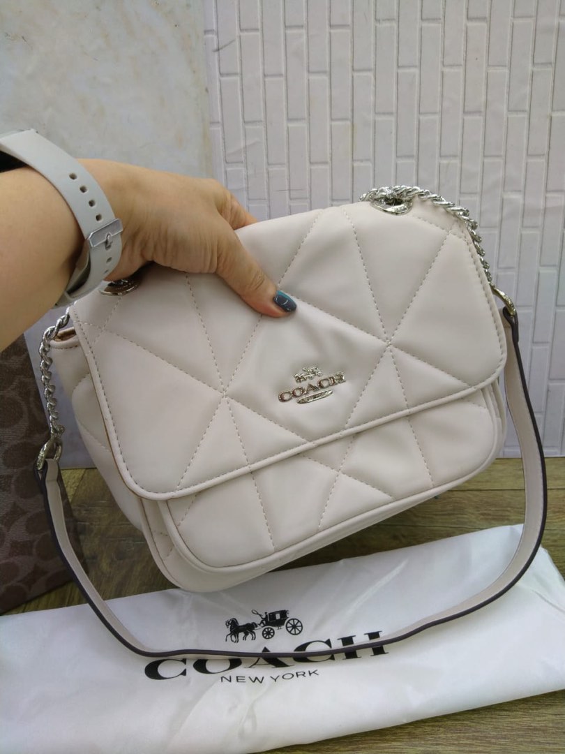 Coach Puffy Bag, Barang Mewah, Tas & Dompet di Carousell