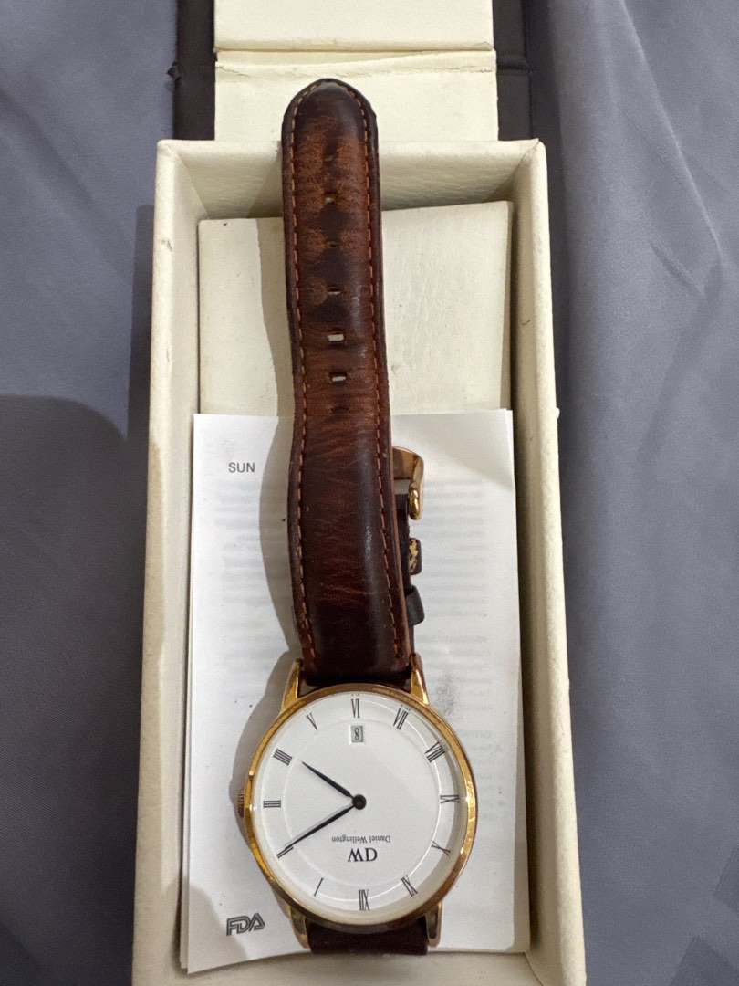 DW watch for unisex details in photos, Women's Fashion, Watches ...