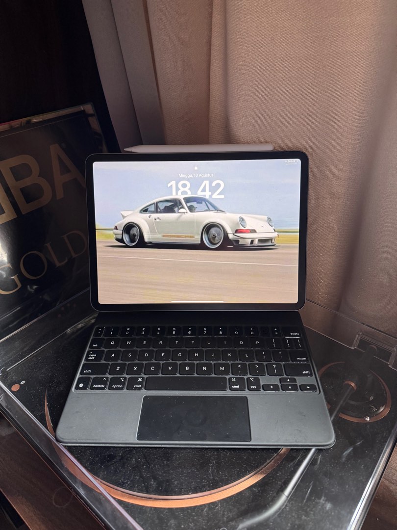 ipad pro gen 4 M2 128gb + apple magic keyboard + apple pencil gen 2 ...