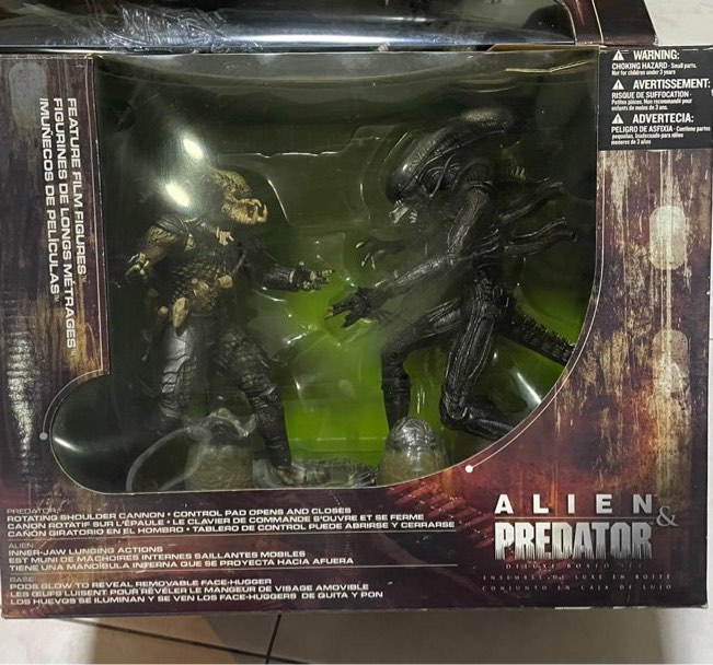 McFARLANE TOYS - SPAWN: ALIEN & PREDATOR 12 in FEATURE FILM DELUXE ...