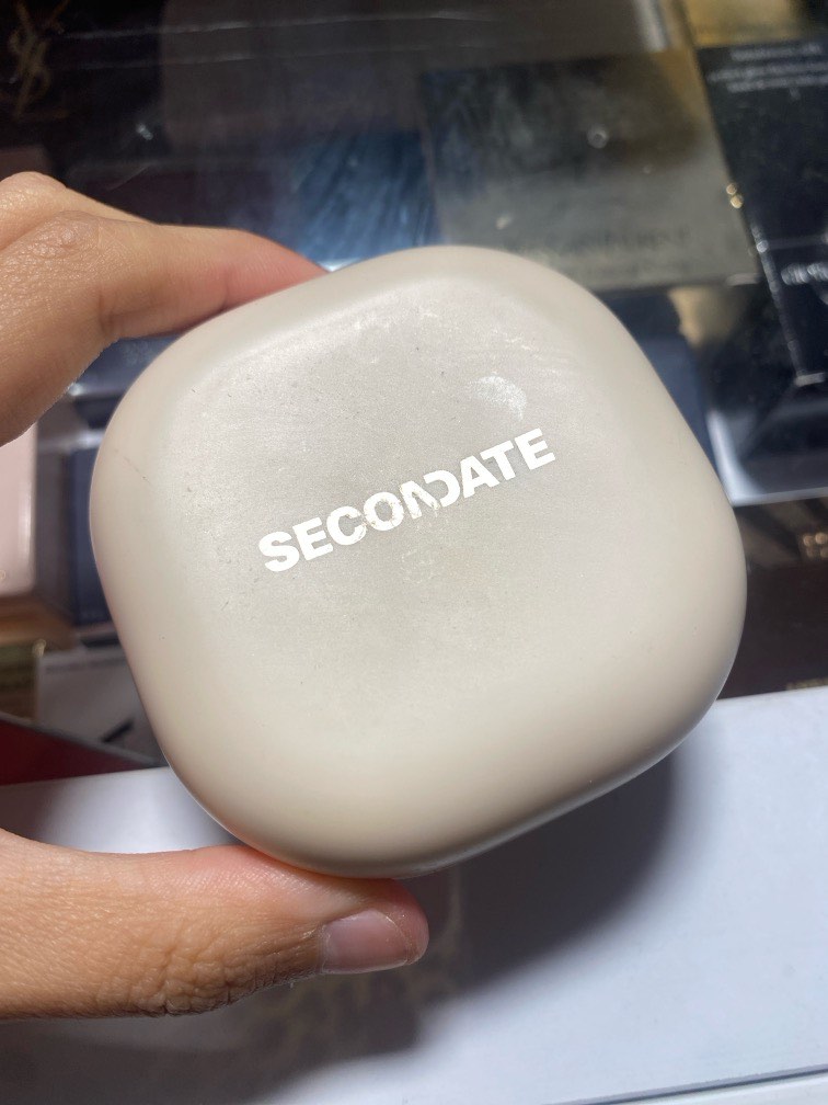 Secondate Silky Blur Powder - Light Beige, Kesehatan & Kecantikan, Rias ...