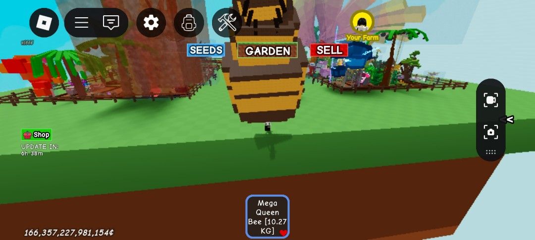 GROW A GARDEN - Mega Queen bee, Video Gaming, Gaming Accessories, In ...