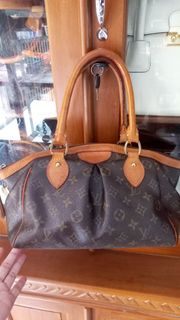 Tas LV tivoli 2, Fesyen Wanita, Tas & Dompet di Carousell