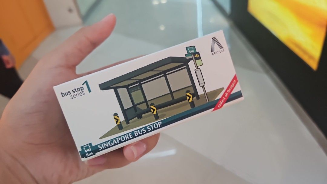 Arielle bus stop blind box, Hobbies & Toys, Memorabilia & Collectibles ...