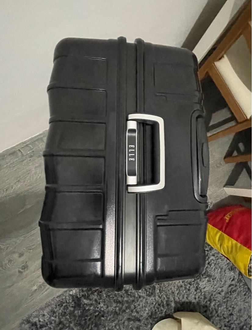 Koper Elle 28 inch, Barang Mewah, Tas & Dompet di Carousell