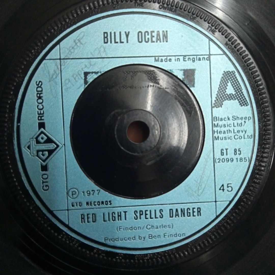 7" Vinyl Billy Ocean - Red Light Spells Danger, Musik & Media, CD, DVD ...