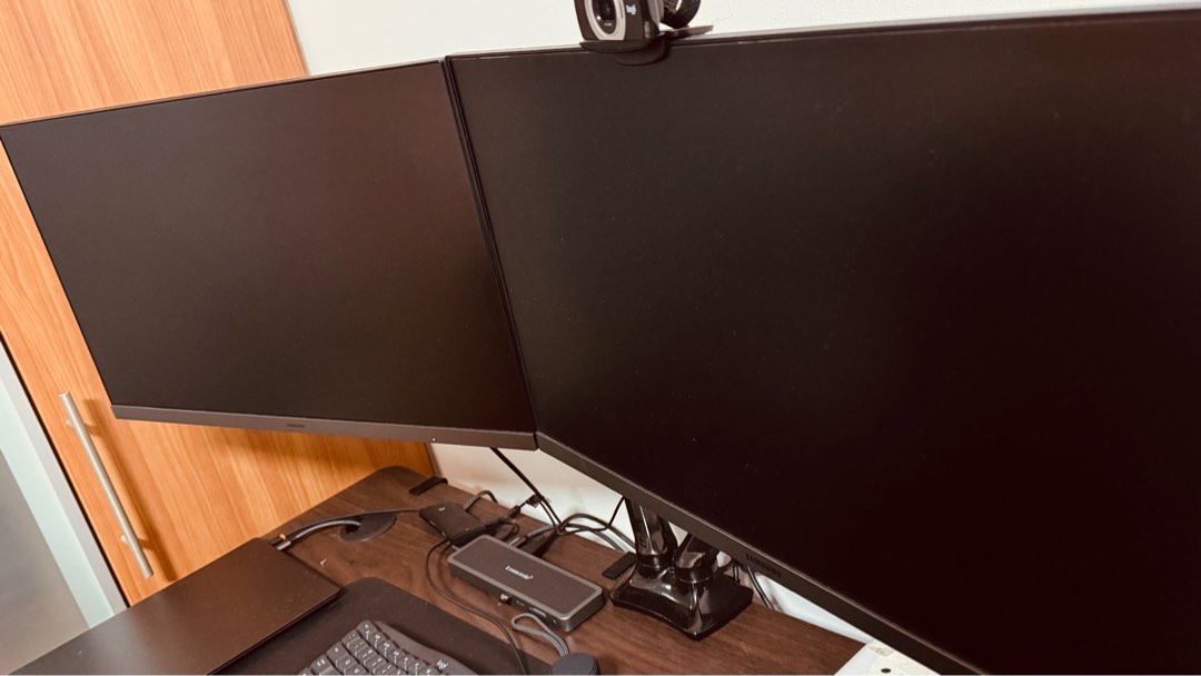 Samsung Dual Monitor Setup - with dual arm, Computers & Tech, Parts ...
