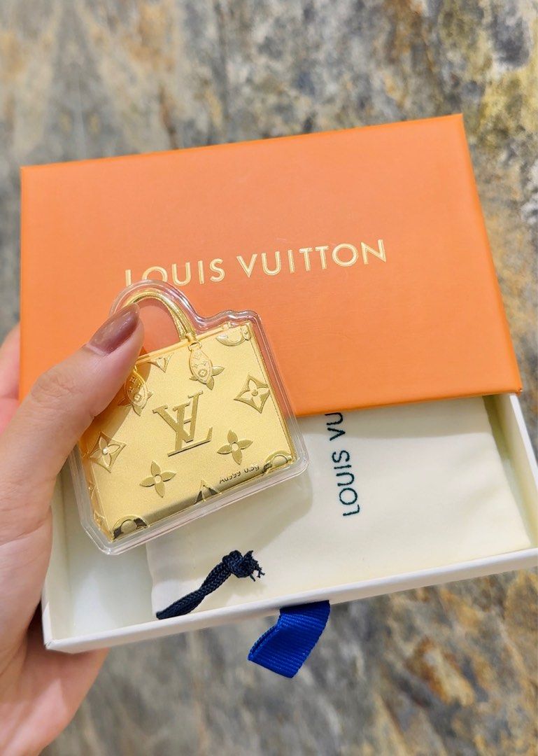 VL Handbag 0.30g Gold Wafer in 999/24k Gold, Women's Fashion, Jewelry ...