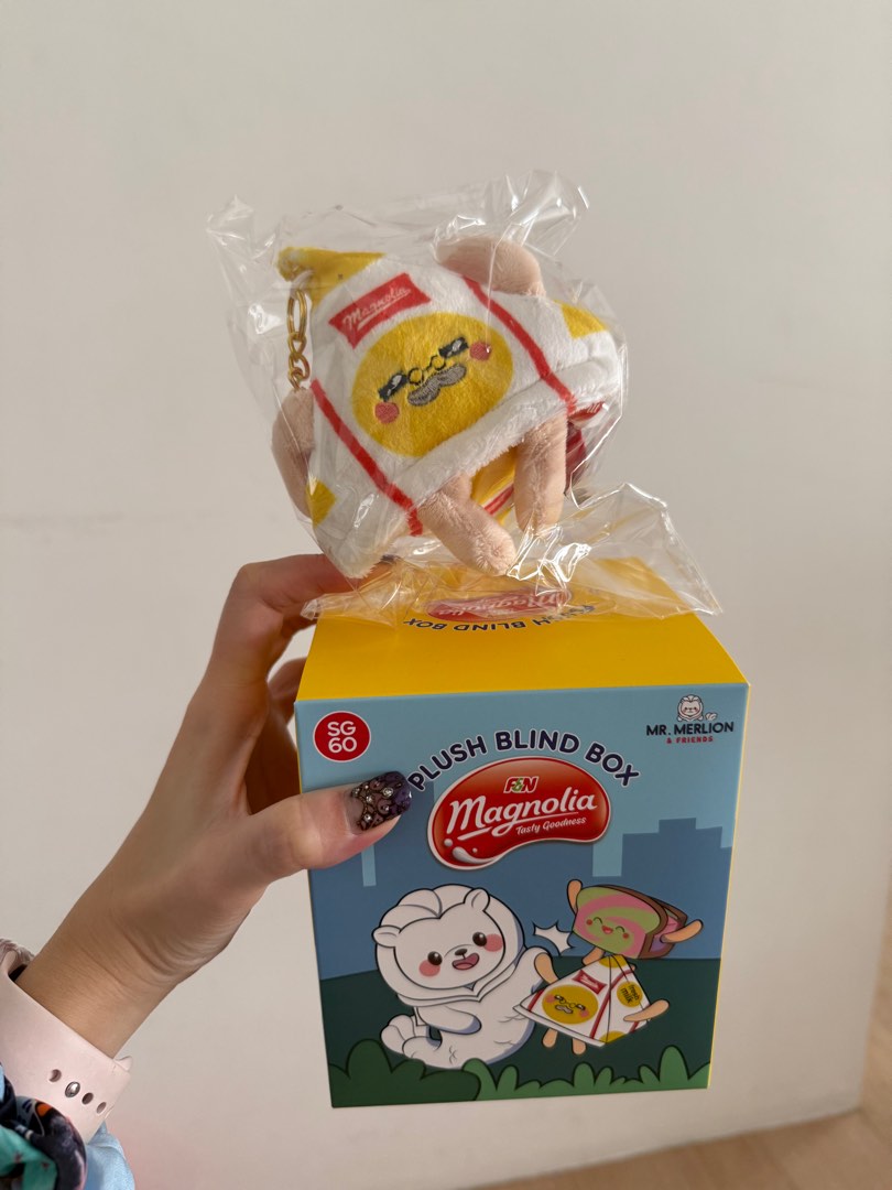 Magnolia x Mr. Merlion Plush Blind Box (papa milk), Hobbies & Toys ...