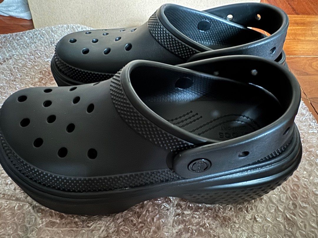 Crocs Classic Platform Clog - Black - Size W8, 女裝, 鞋, 涼鞋 - Carousell