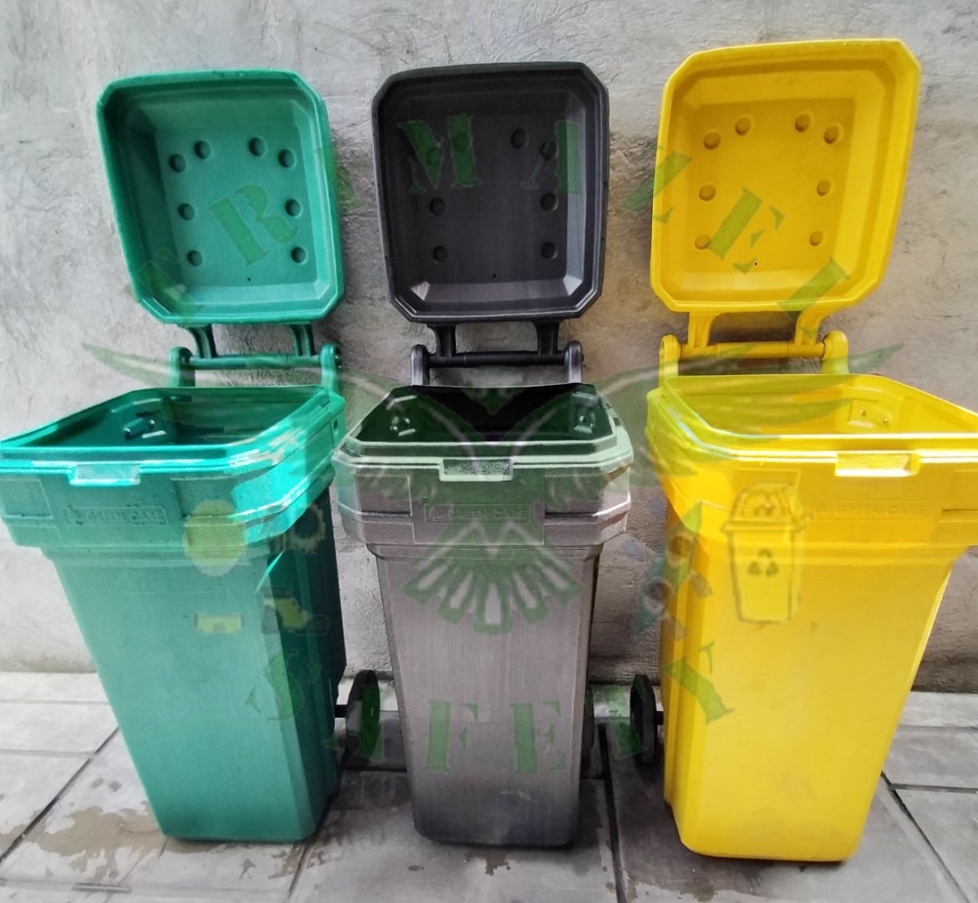 ROLLER KING TRASH BIN, Everything Else, Looking For on Carousell