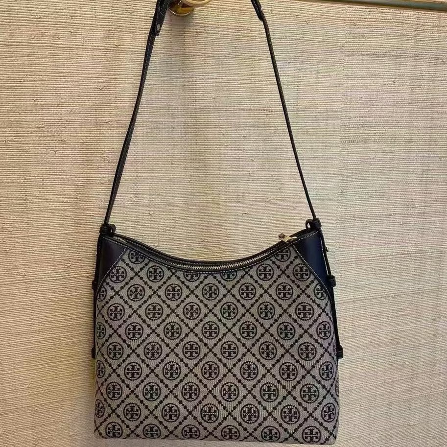 💯 Original TB T Monogram Classic Tote, Luxury, Bags & Wallets on Carousell