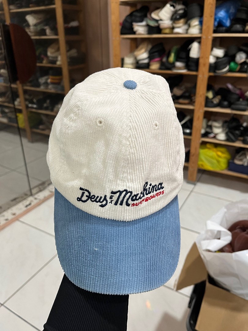 Deus topi putih biru muda, Fesyen Pria, Aksesoris, Topi di Carousell