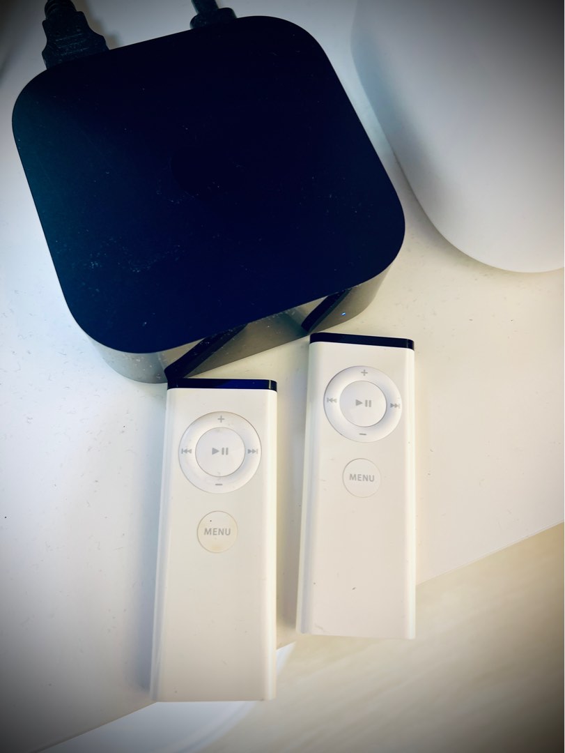 Apple Remote (A1156) 紅外線遙控器｜懷舊 收藏品｜可在Apple TV作基本操作, 家庭電器, 電視 & 其他娛樂, 電視 ...