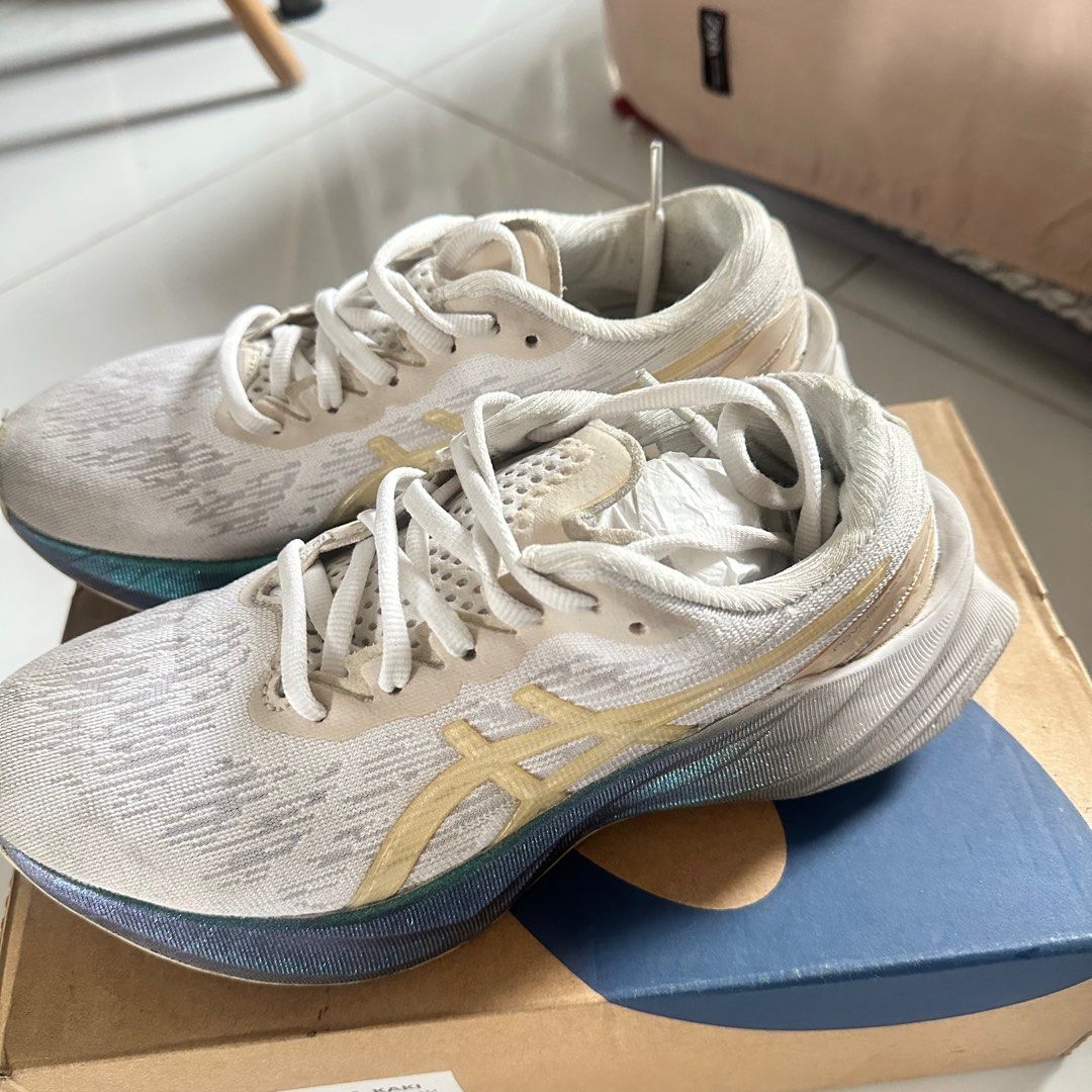 ASICS Novablast 3 Platinum White Pure Silver 38 245mm UNISEX, Fesyen ...