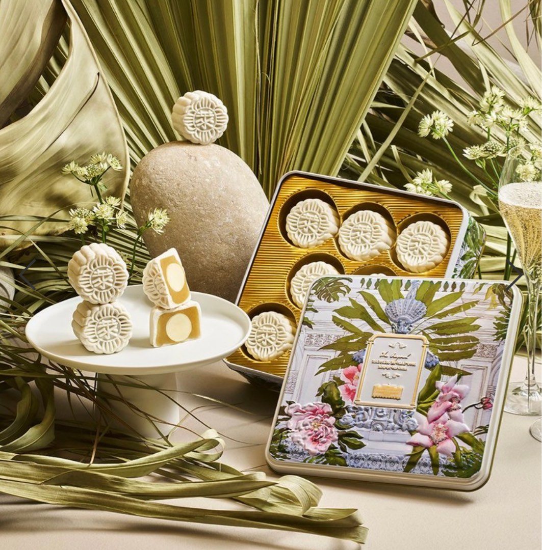 BN Brand New Raffles Hotel CHAMPAGNE TRUFFLE SNOW-SKIN MOONCAKE, Food ...