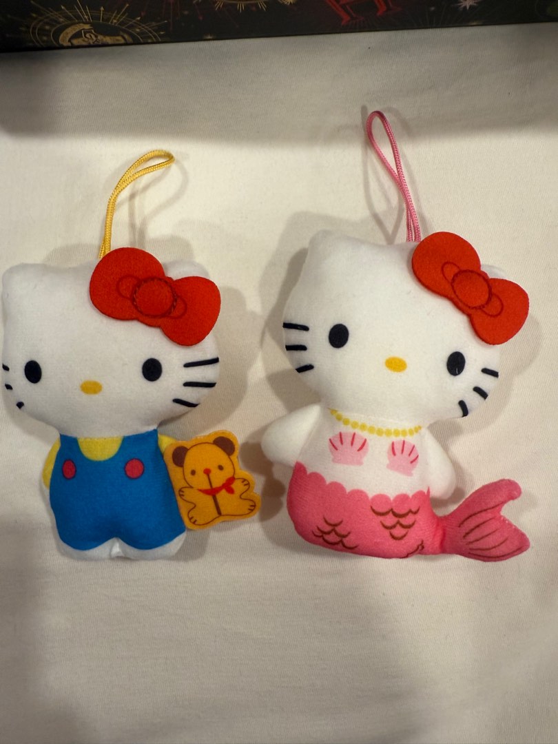 Hello Kitty pair, Hobbies & Toys, Toys & Games on Carousell