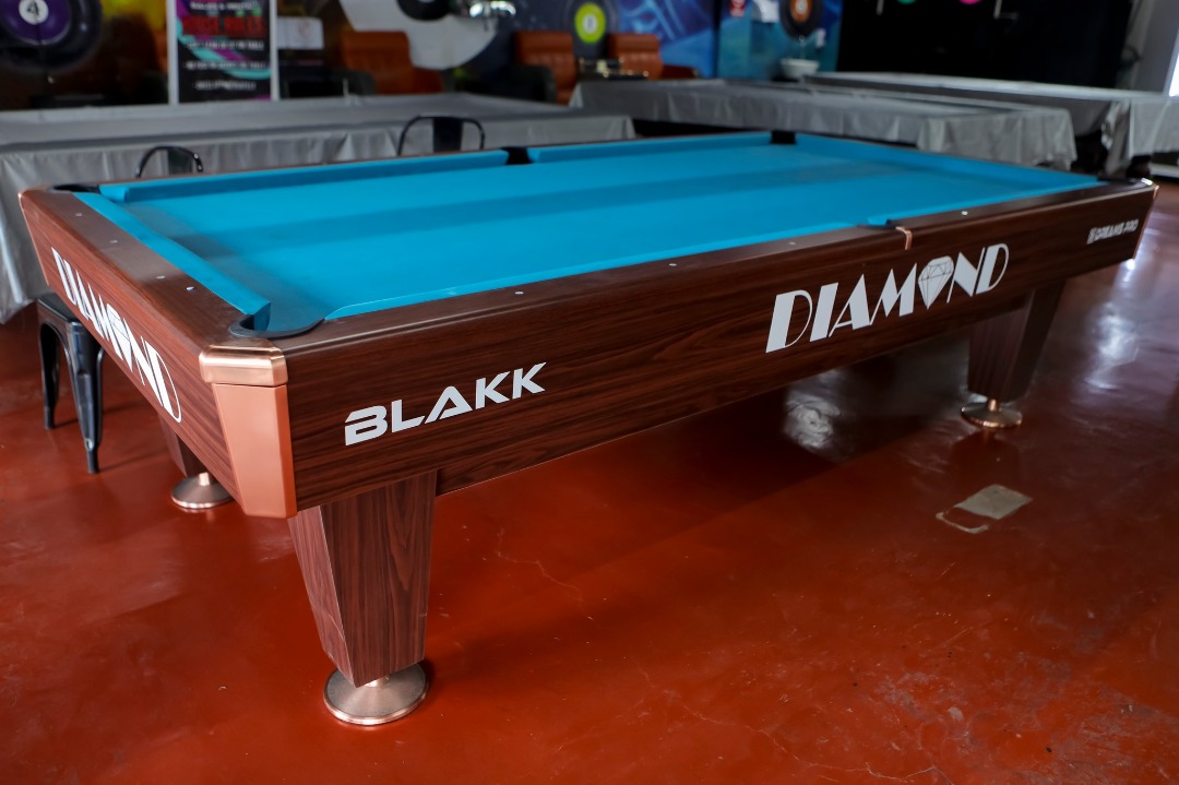BLAKK DIAMOND 8 BILLIARD TABLE, Sports Equipment, Other Sports ...