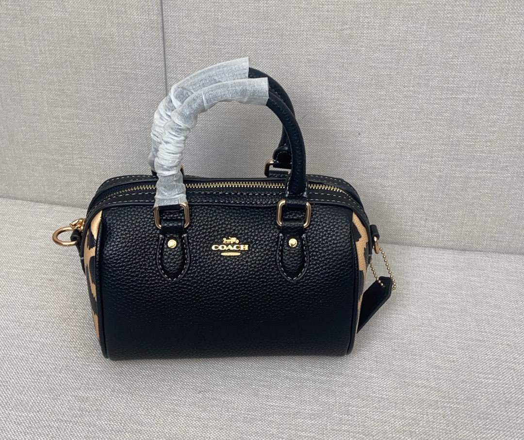 Coach Mini Bennet Sling Bag Black, Barang Mewah, Tas & Dompet di Carousell