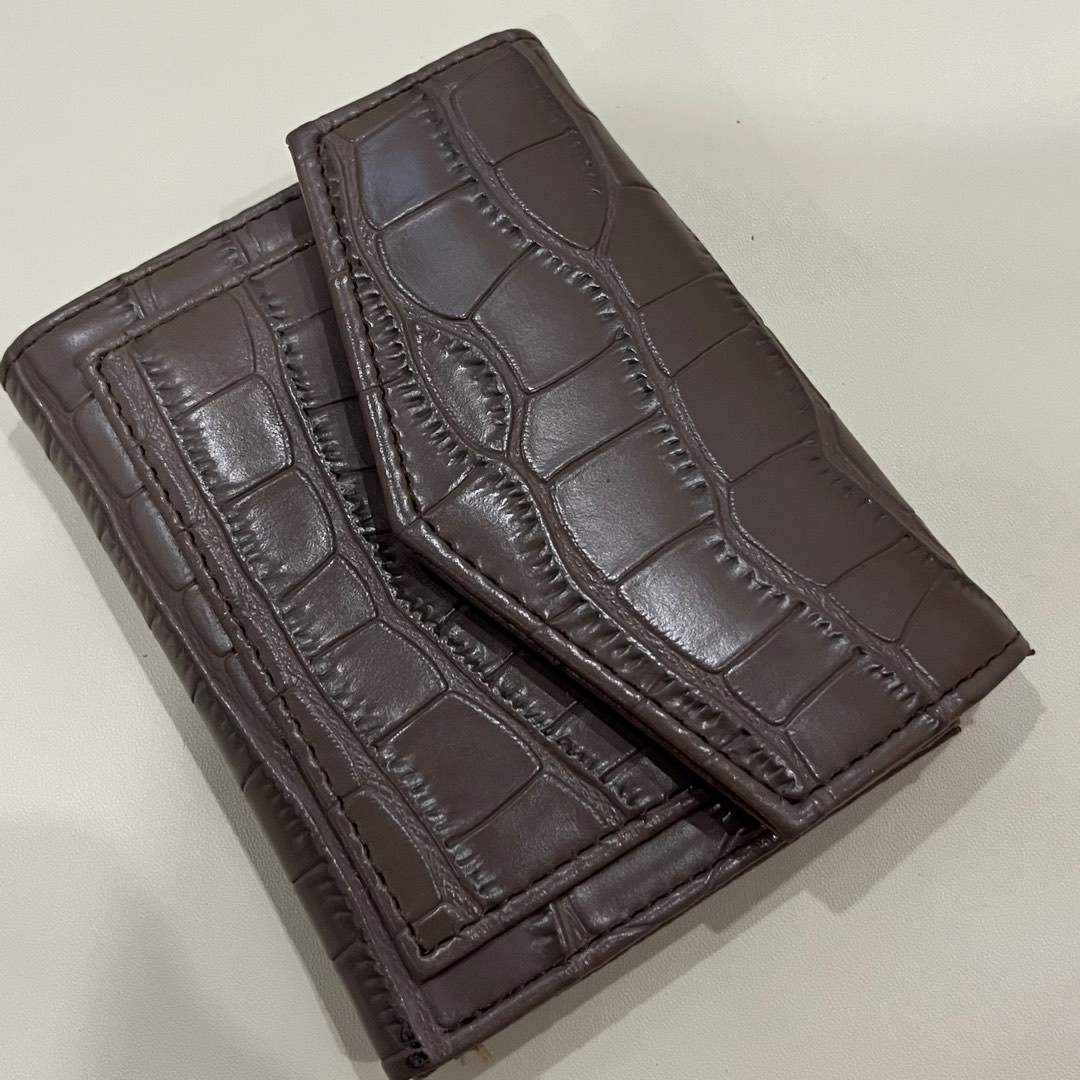 Dompet lipat mamstand, Barang Mewah, Tas & Dompet di Carousell