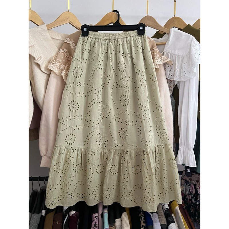 GU UNIQLO skirt katbol, Fesyen Wanita, Pakaian Wanita, Gaun & Rok di ...