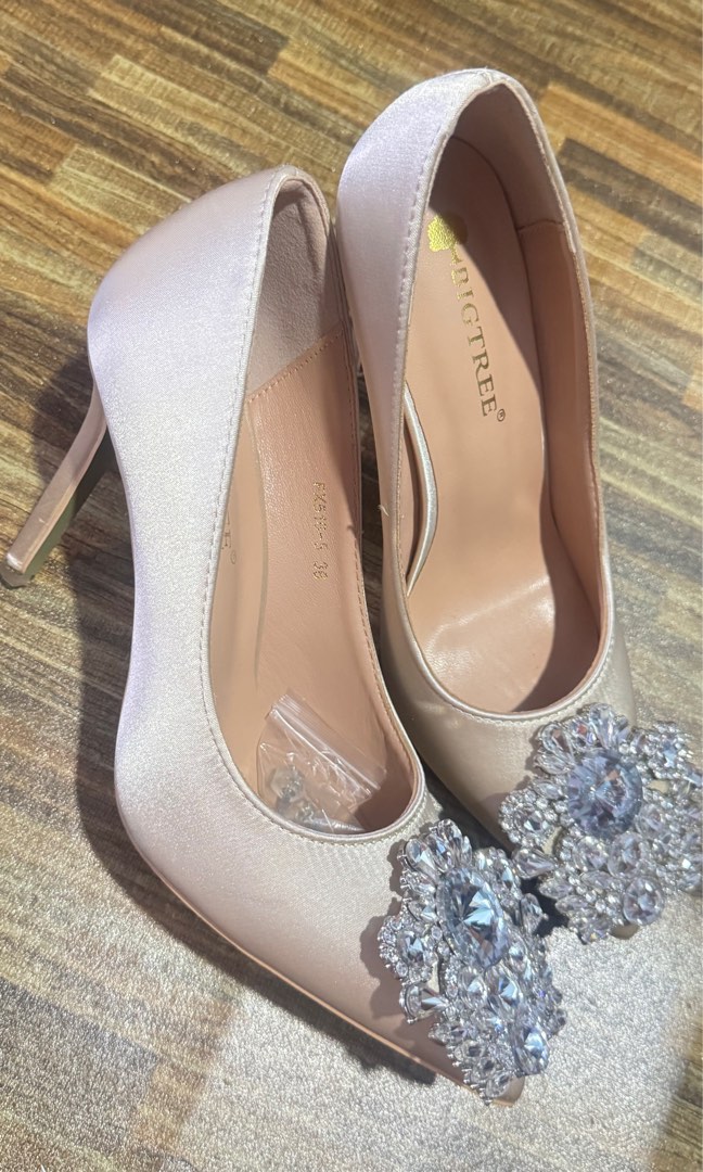 Heels kahwin&nikah, Women's Fashion, Footwear, Heels on Carousell