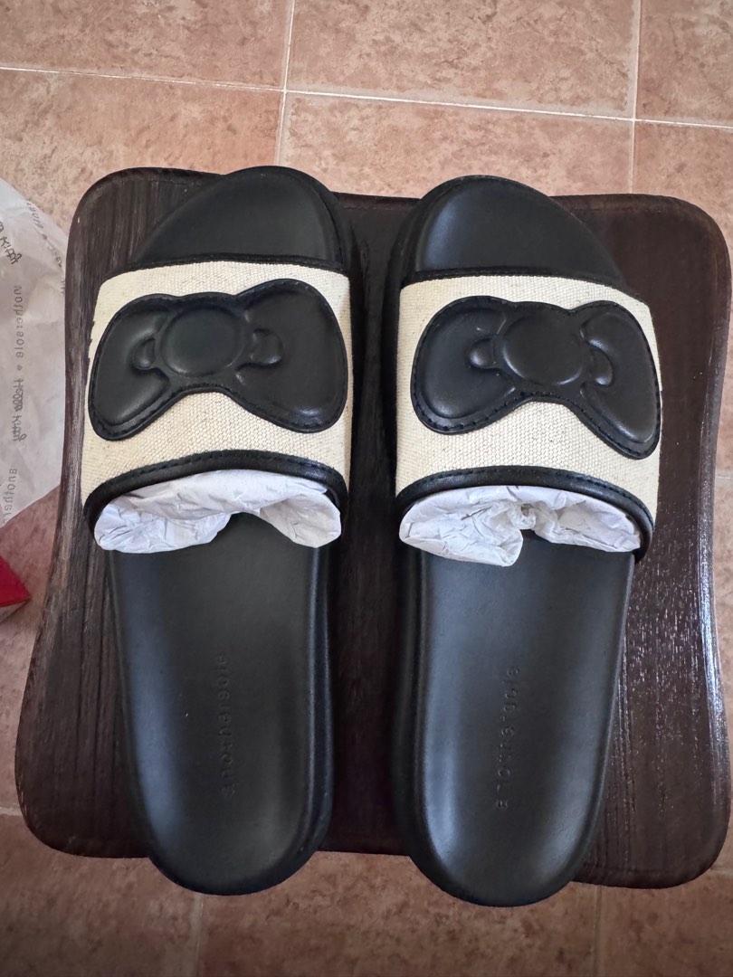 Hello Kitty x Anothersole, Women's Fashion, Footwear, Sandals on Carousell